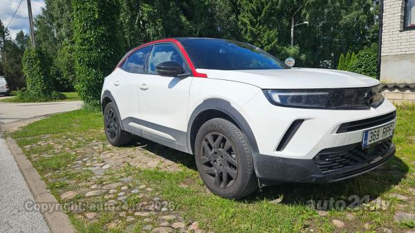 Белый Опель Mokka 2023 в Тарту, объемом двигателя 1.20 л и пробегом 27 тыс. км за 17000 €, фото 2 на AUTOMOTO.COM.LV