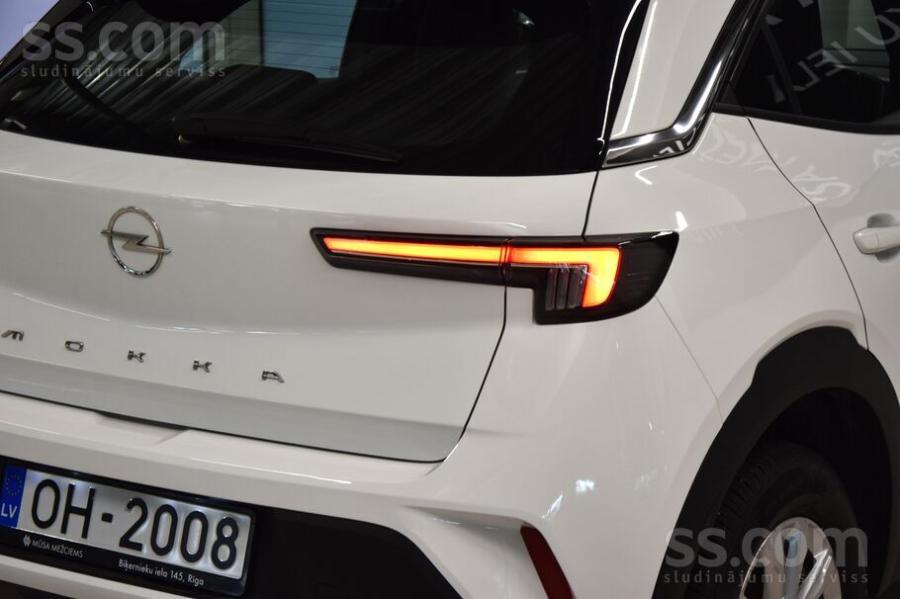 White Opel Mokka 2023 in Riga, with an engine capacity of 1.50 L and mileage of 113 thousand km for 10990 €, photo 10 on AUTOMOTO.COM.LV