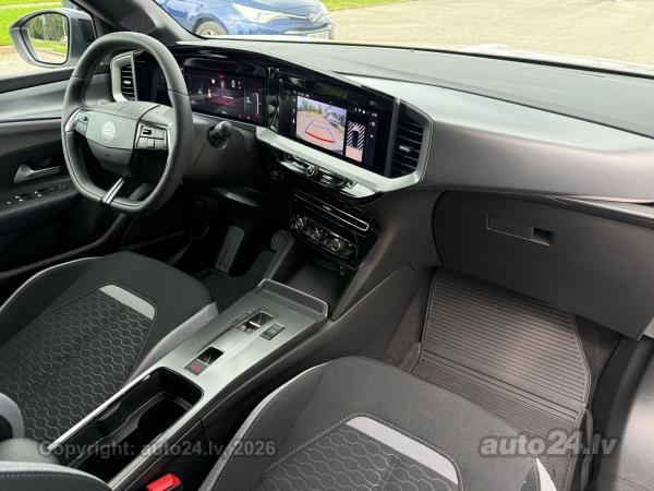 White Opel Mokka 2025 in Johvi, with an engine capacity of 1.20 L and mileage of 8 thousand km for 22490 €, photo 10 on AUTOMOTO.COM.LV