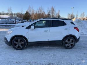 White Opel Mokka 2014 in Taurage, with an engine capacity of 1.36 L and mileage of 122 thousand km for 6600 €, photo 3 on AUTOMOTO.COM.LV