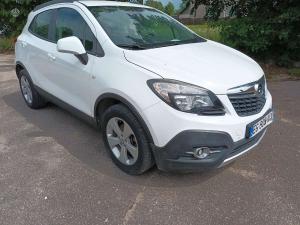 White Opel Mokka 2016 in Taurage, with an engine capacity of 1.60 L and mileage of 164 thousand km for 5300 €, photo  on AUTOMOTO.COM.LV
