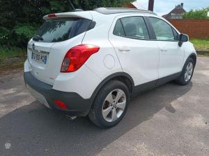 White Opel Mokka 2016 in Taurage, with an engine capacity of 1.60 L and mileage of 164 thousand km for 5300 €, photo 4 on AUTOMOTO.COM.LV