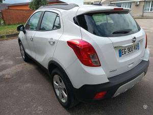 White Opel Mokka 2016 in Taurage, with an engine capacity of 1.60 L and mileage of 164 thousand km for 5300 €, photo 5 on AUTOMOTO.COM.LV