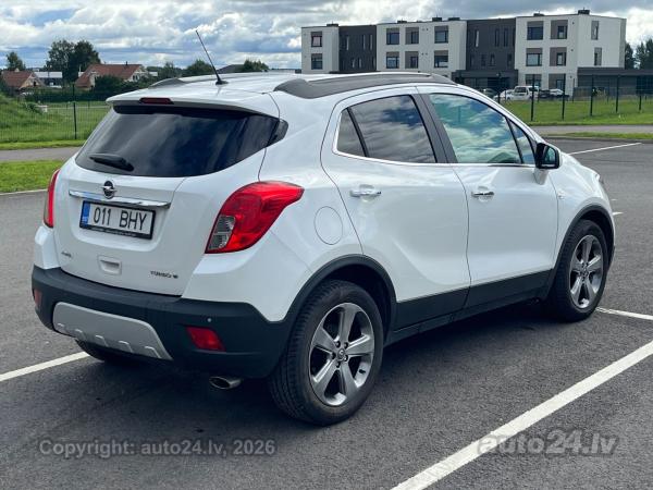 White Opel Mokka 2013 in Tartu, with an engine capacity of 1.40 L and mileage of 264 thousand km for 4999 €, photo 4 on AUTOMOTO.COM.LV