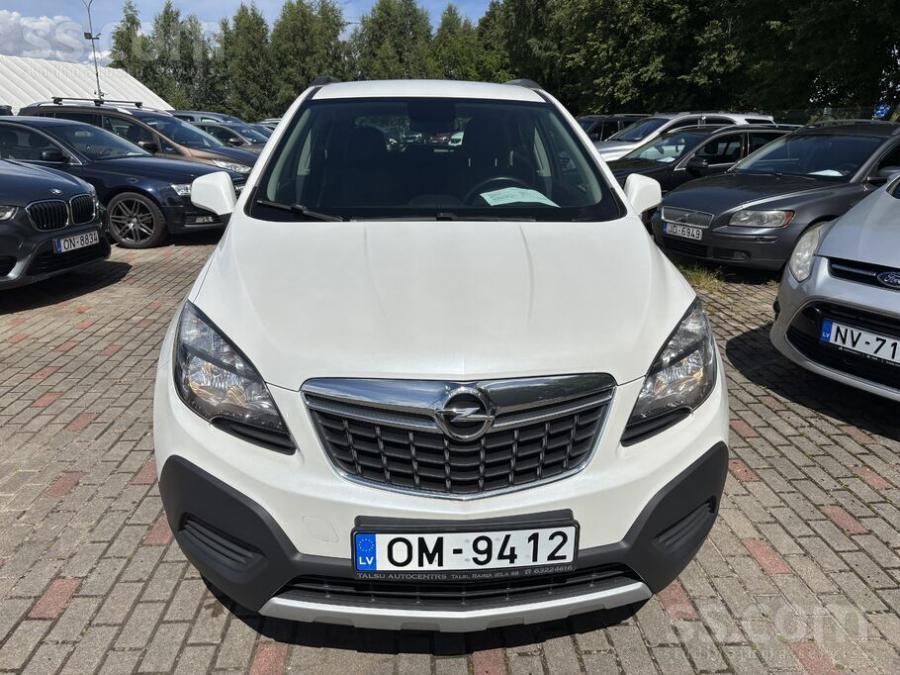 White Opel Mokka 2015 in Talsi, with an engine capacity of 1.60 L and mileage of 165 thousand km for 6990 €, photo 7 on AUTOMOTO.COM.LV