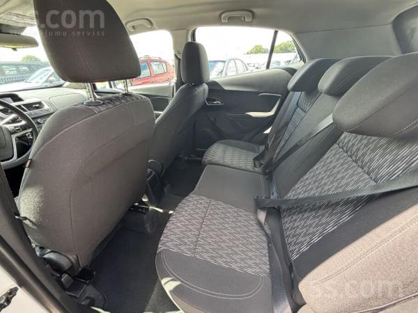White Opel Mokka 2015 in Talsi, with an engine capacity of 1.60 L and mileage of 165 thousand km for 6990 €, photo 8 on AUTOMOTO.COM.LV
