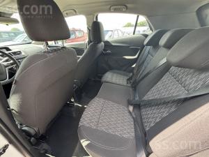 White Opel Mokka 2015 in Talsi, with an engine capacity of 1.60 L and mileage of 165 thousand km for 6990 €, photo 8 on AUTOMOTO.COM.LV