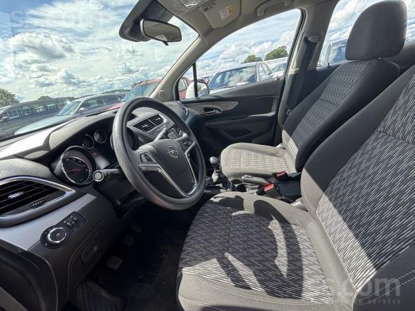 White Opel Mokka 2015 in Talsi, with an engine capacity of 1.60 L and mileage of 165 thousand km for 6990 €, photo 11 on AUTOMOTO.COM.LV