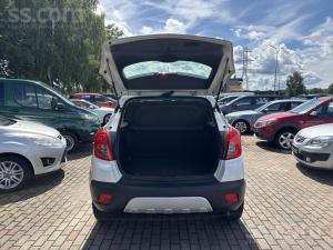 White Opel Mokka 2015 in Talsi, with an engine capacity of 1.60 L and mileage of 165 thousand km for 6990 €, photo 13 on AUTOMOTO.COM.LV