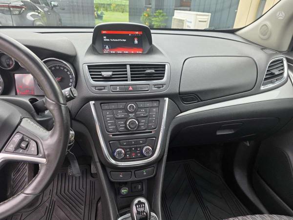 White Opel Mokka 2016 in Ukmerge, with an engine capacity of 1.60 L and mileage of 161 thousand km for 12000 €, photo 3 on AUTOMOTO.COM.LV