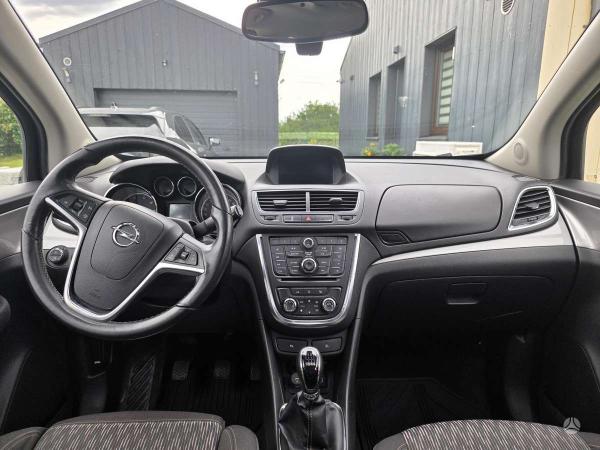 White Opel Mokka 2016 in Ukmerge, with an engine capacity of 1.60 L and mileage of 161 thousand km for 12000 €, photo 10 on AUTOMOTO.COM.LV