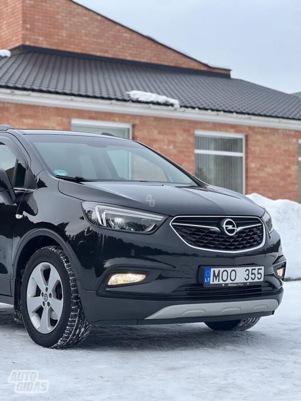 Black Opel Mokka X 2017 in Vilnius, with an engine capacity of 1.60 L and mileage of 115 thousand km for 10850 €, photo 2 on AUTOMOTO.COM.LV