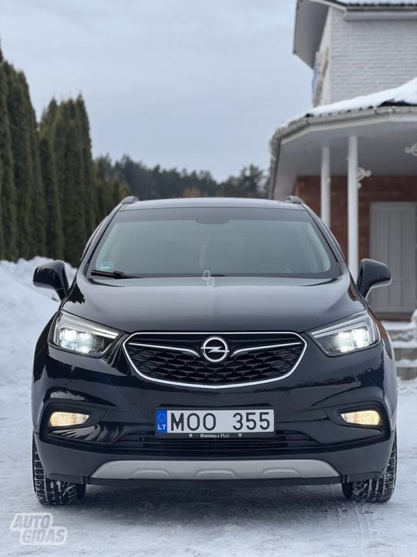 Black Opel Mokka X 2017 in Vilnius, with an engine capacity of 1.60 L and mileage of 115 thousand km for 10850 €, photo 3 on AUTOMOTO.COM.LV