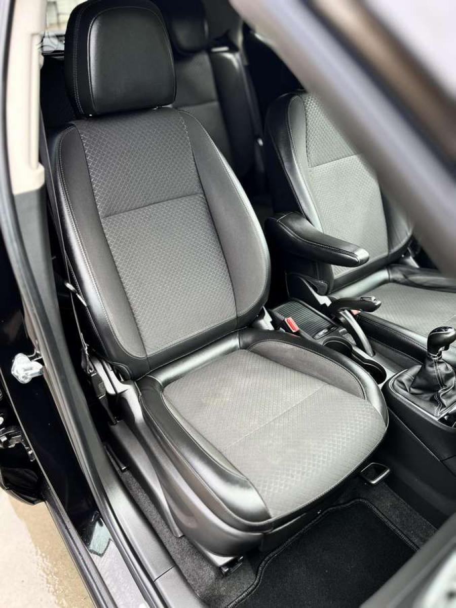 Black Opel Mokka X 2017 in Panevezys, with an engine capacity of 1.60 L and mileage of 295 thousand km for 6300 €, photo 18 on AUTOMOTO.COM.LV