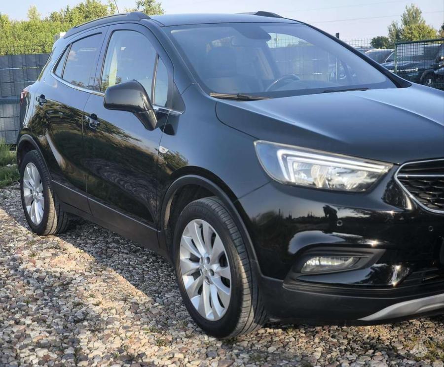 Black Opel Mokka X 2017 in Vilkaviskis, with an engine capacity of 1.60 L and mileage of 172 thousand km for 7800 €, photo 5 on AUTOMOTO.COM.LV