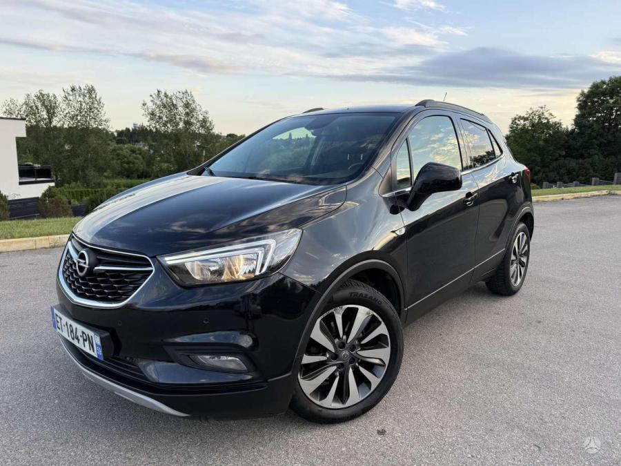Black Opel Mokka X 2018 in Taurage, with an engine capacity of 1.60 L and mileage of 171 thousand km for 7900 €, photo 1 on AUTOMOTO.COM.LV