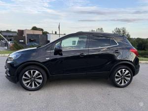 Black Opel Mokka X 2018 in Taurage, with an engine capacity of 1.60 L and mileage of 171 thousand km for 7900 €, photo 5 on AUTOMOTO.COM.LV