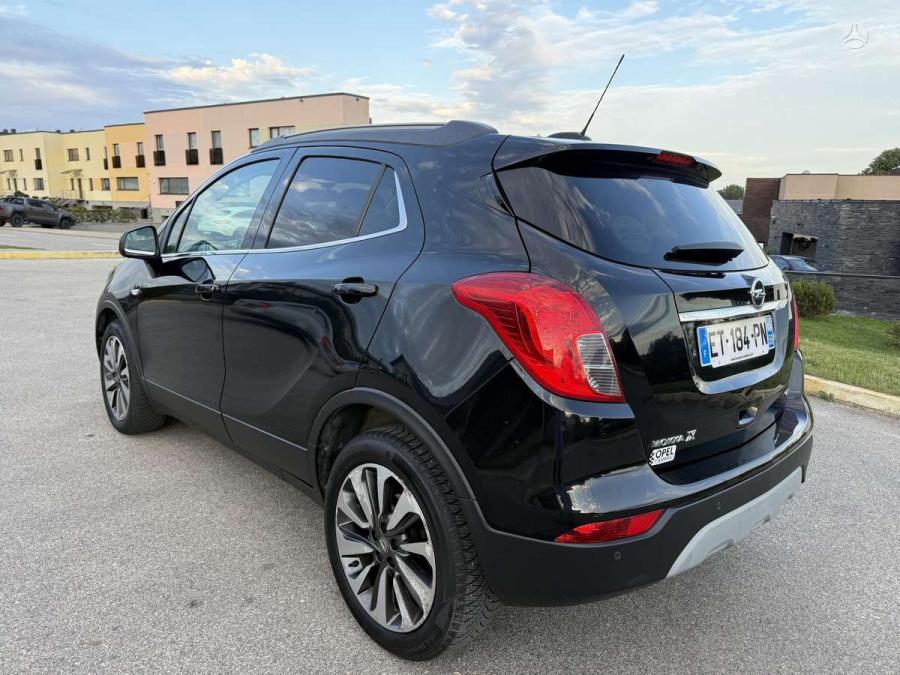 Black Opel Mokka X 2018 in Taurage, with an engine capacity of 1.60 L and mileage of 171 thousand km for 7900 €, photo 6 on AUTOMOTO.COM.LV