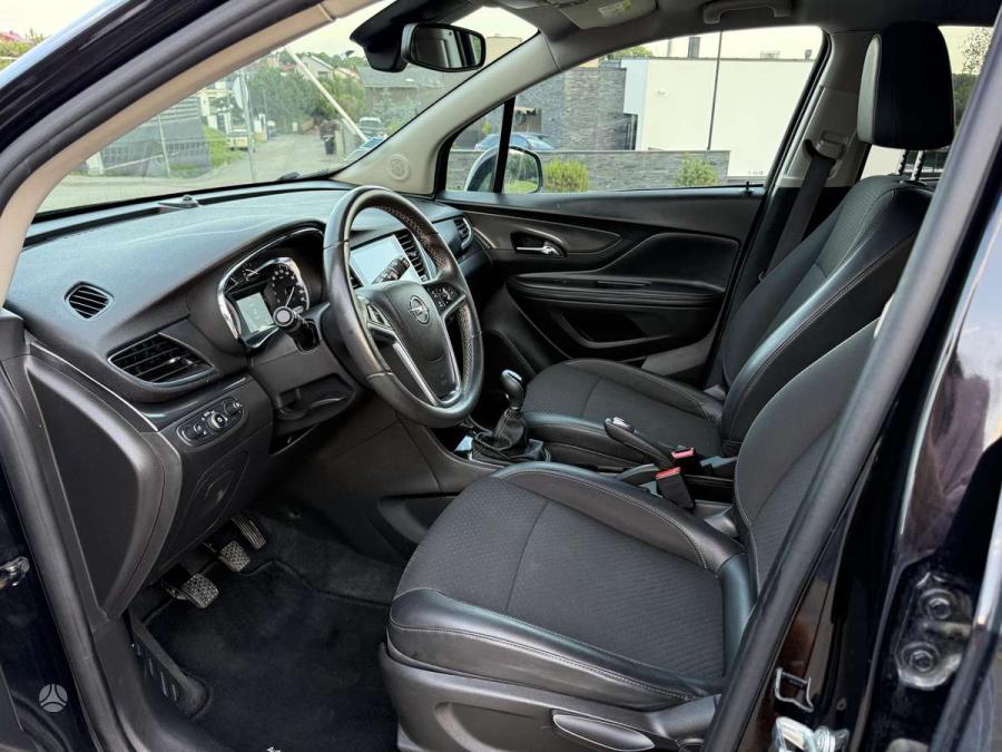 Black Opel Mokka X 2018 in Taurage, with an engine capacity of 1.60 L and mileage of 171 thousand km for 7900 €, photo 16 on AUTOMOTO.COM.LV