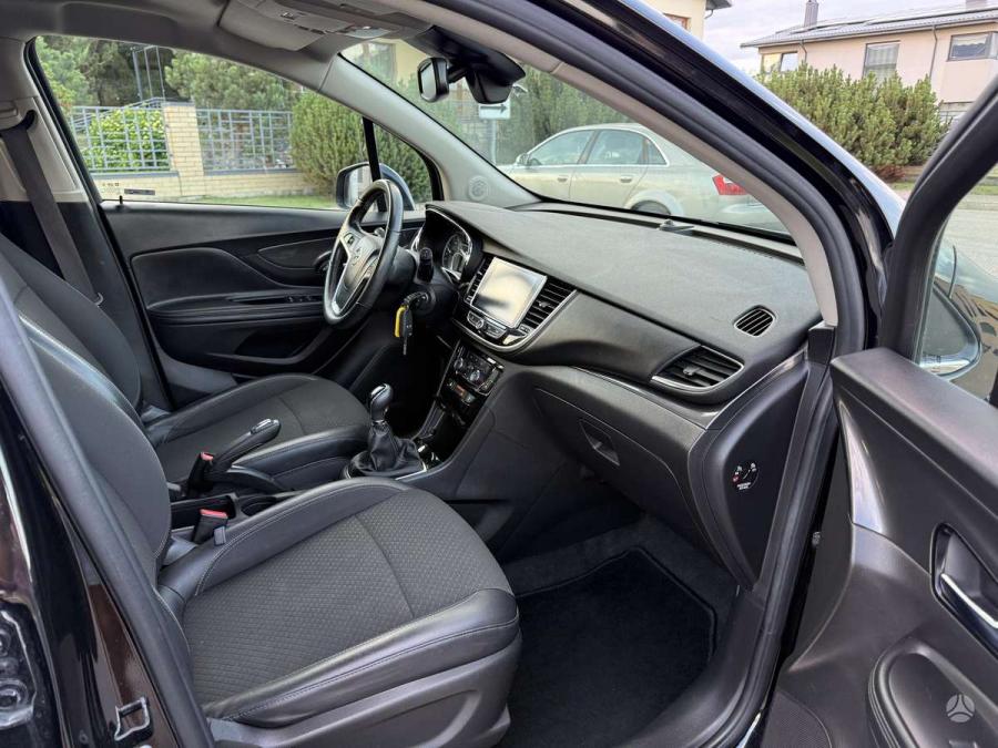 Black Opel Mokka X 2018 in Taurage, with an engine capacity of 1.60 L and mileage of 171 thousand km for 7900 €, photo 19 on AUTOMOTO.COM.LV