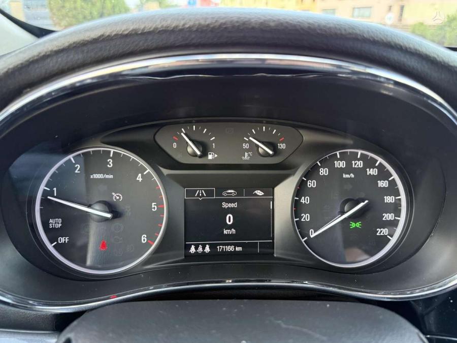 Black Opel Mokka X 2018 in Taurage, with an engine capacity of 1.60 L and mileage of 171 thousand km for 7900 €, photo 21 on AUTOMOTO.COM.LV