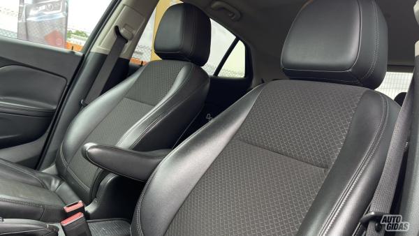 Black Opel Mokka X 2018 in Marijampole, with an engine capacity of 1.40 L and mileage of 73 thousand km for 10850 €, photo 10 on AUTOMOTO.COM.LV