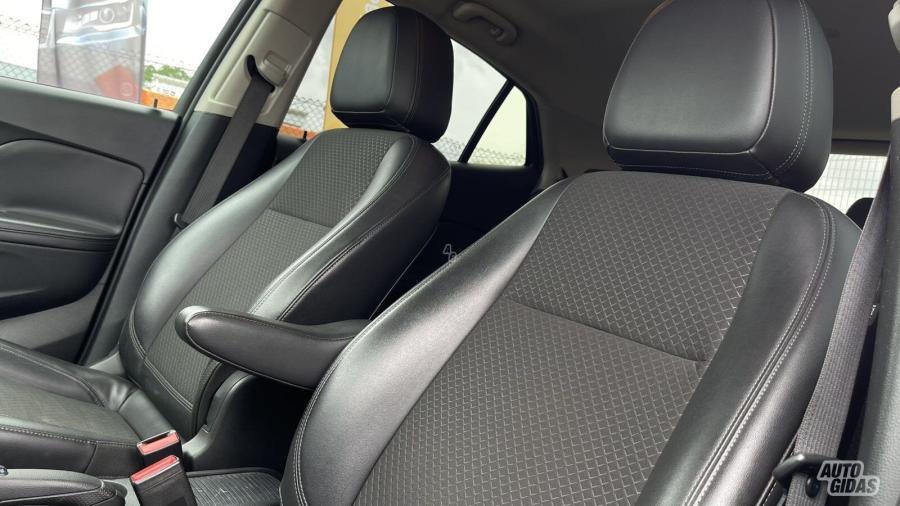 Black Opel Mokka X 2018 in Marijampole, with an engine capacity of 1.40 L and mileage of 73 thousand km for 10850 €, photo 11 on AUTOMOTO.COM.LV
