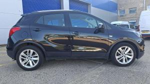 Black Opel Mokka X 2018 in Siauliai, with an engine capacity of 1.36 L and mileage of 99 thousand km for 3299 €, photo 9 on AUTOMOTO.COM.LV