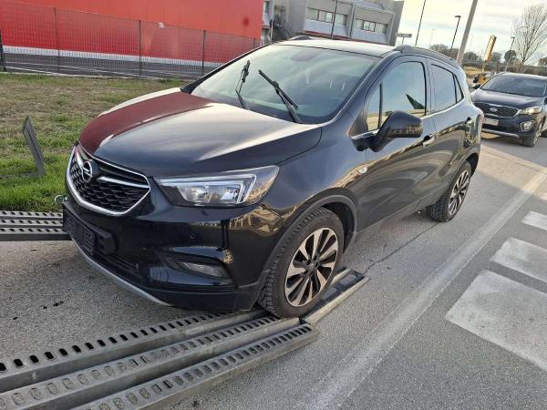 Black Opel Mokka X 2019 in Kaunas, with an engine capacity of 1.60 L and mileage of 200 thousand km for 5200 €, photo 2 on AUTOMOTO.COM.LV