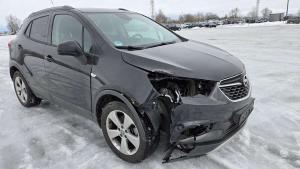 Black Opel Mokka X 2017 in Marijampole, with an engine capacity of 1.40 L and mileage of 46 thousand km for 7700 €, photo 3 on AUTOMOTO.COM.LV