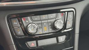 Zils Opel Mokka X 2016 Telšiai, ar dzinēja tilpumu 1.60 L un nobraukumu 152 tūkst. km par 9300 €, foto 27 vietnē AUTOMOTO.COM.LV
