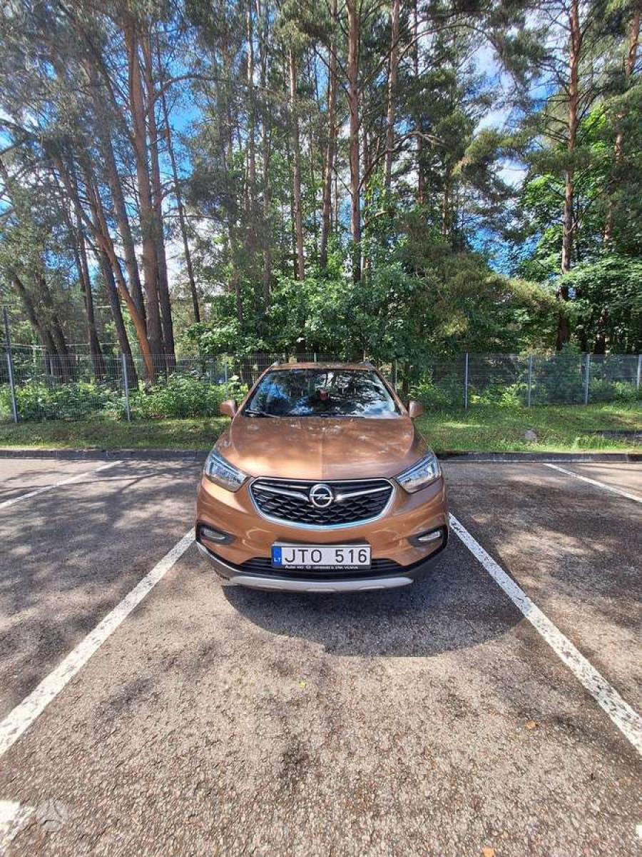 Brown Opel Mokka X 2017 in Vilnius, with an engine capacity of 1.60 L and mileage of 77 thousand km for 8900 €, photo 1 on AUTOMOTO.COM.LV