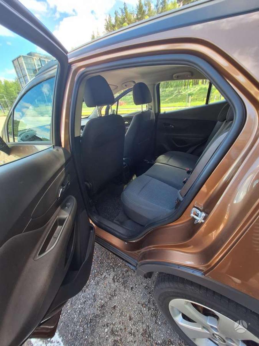 Brown Opel Mokka X 2017 in Vilnius, with an engine capacity of 1.60 L and mileage of 77 thousand km for 8900 €, photo 9 on AUTOMOTO.COM.LV