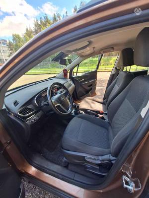 Brown Opel Mokka X 2017 in Vilnius, with an engine capacity of 1.60 L and mileage of 77 thousand km for 8900 €, photo 10 on AUTOMOTO.COM.LV