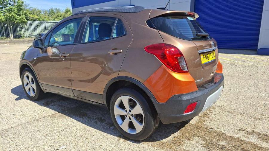 Brown Opel Mokka X 2017 in Siauliai, with an engine capacity of 1.60 L and mileage of 167 thousand km for 3299 €, photo 7 on AUTOMOTO.COM.LV