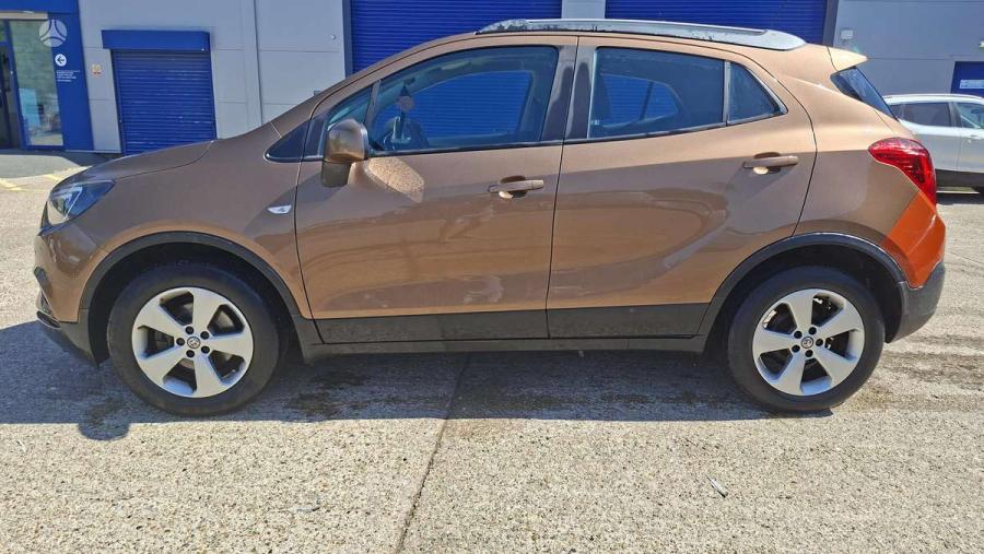 Brown Opel Mokka X 2017 in Siauliai, with an engine capacity of 1.60 L and mileage of 167 thousand km for 3299 €, photo 9 on AUTOMOTO.COM.LV