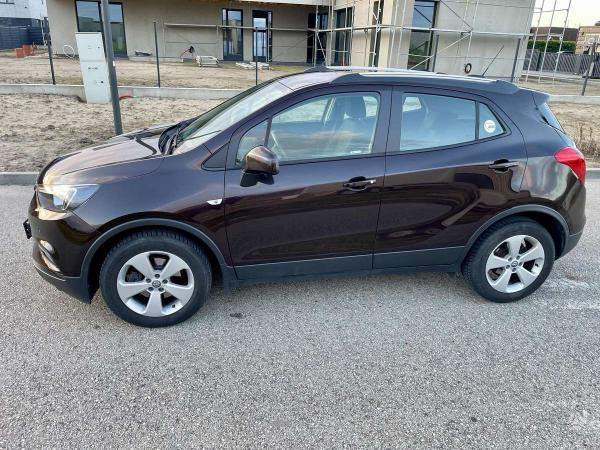 Brown Opel Mokka X 2017 in Kaunas, with an engine capacity of 1.60 L and mileage of 131 thousand km for 8500 €, photo 3 on AUTOMOTO.COM.LV