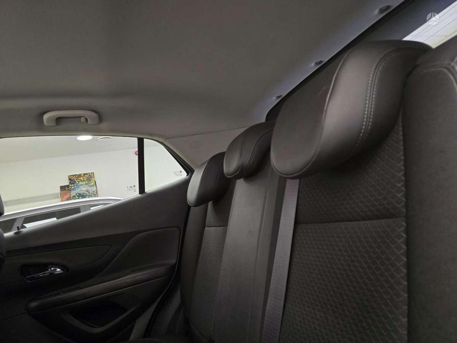 Brown Opel Mokka X 2017 in Vilnius, with an engine capacity of 1.36 L and mileage of 79 thousand km for 10990 €, photo 37 on AUTOMOTO.COM.LV