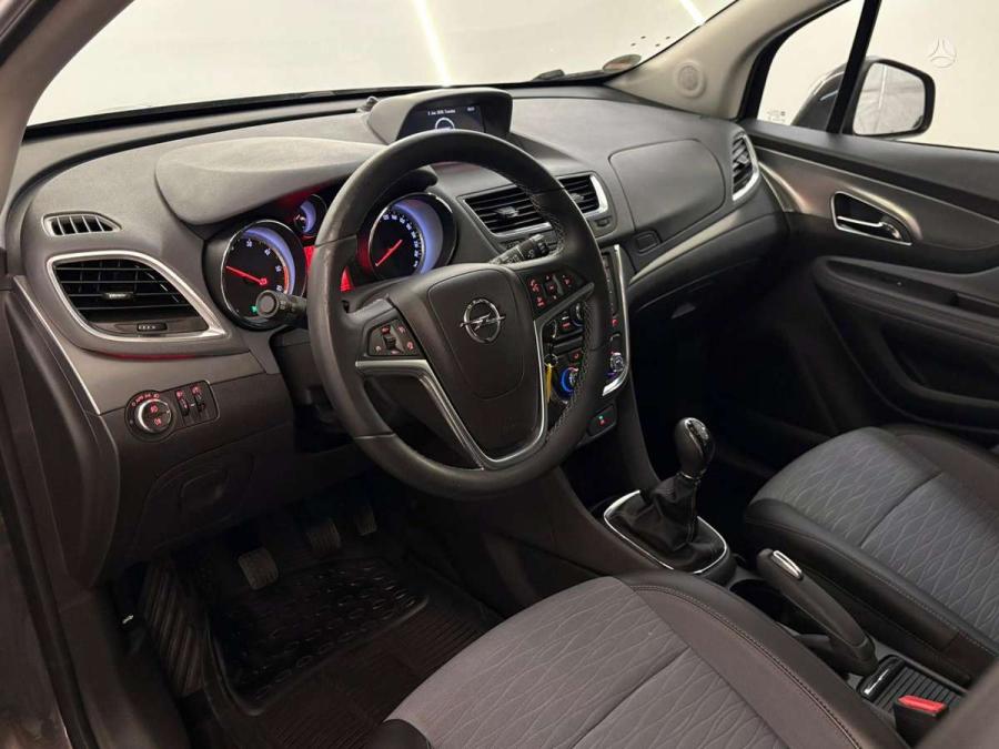Pelēks Opel Mokka X 2015 Marijampole, ar dzinēja tilpumu 1.60 L un nobraukumu 152 tūkst. km par 7600 €, foto 3 vietnē AUTOMOTO.COM.LV