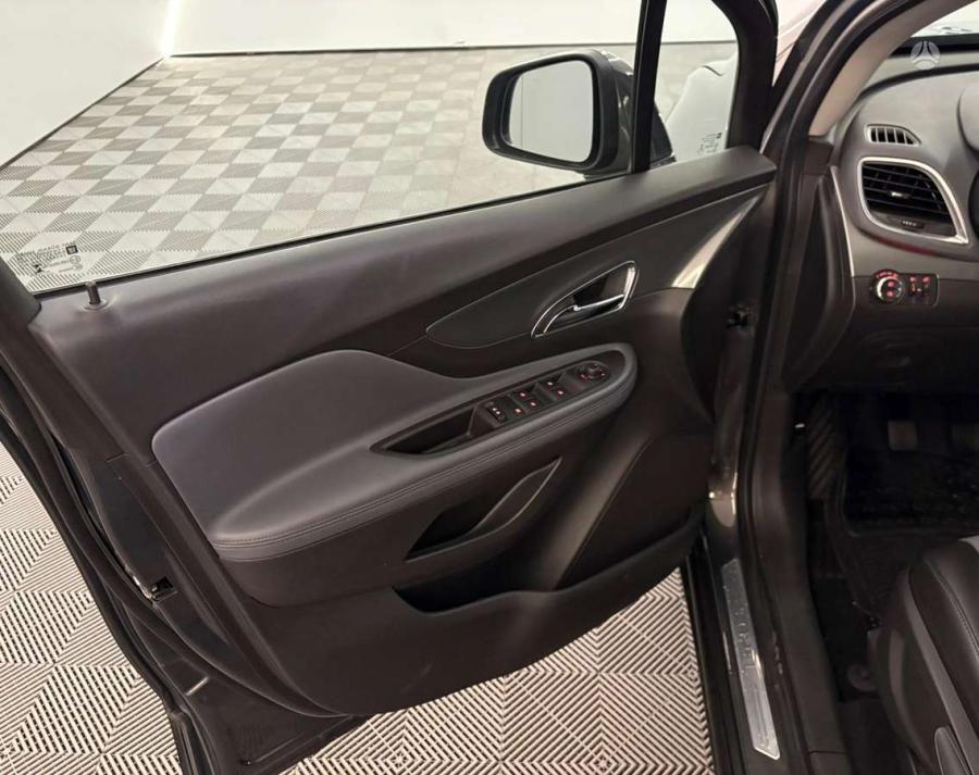 Pelēks Opel Mokka X 2015 Marijampole, ar dzinēja tilpumu 1.60 L un nobraukumu 152 tūkst. km par 7600 €, foto 25 vietnē AUTOMOTO.COM.LV