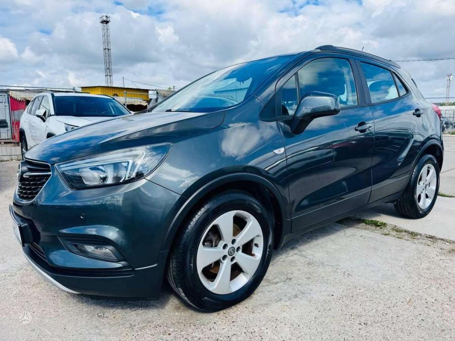 Grey Opel Mokka X 2016 in Kaunas, with an engine capacity of 1.36 L and mileage of 206 thousand km for 7100 €, photo 1 on AUTOMOTO.COM.LV