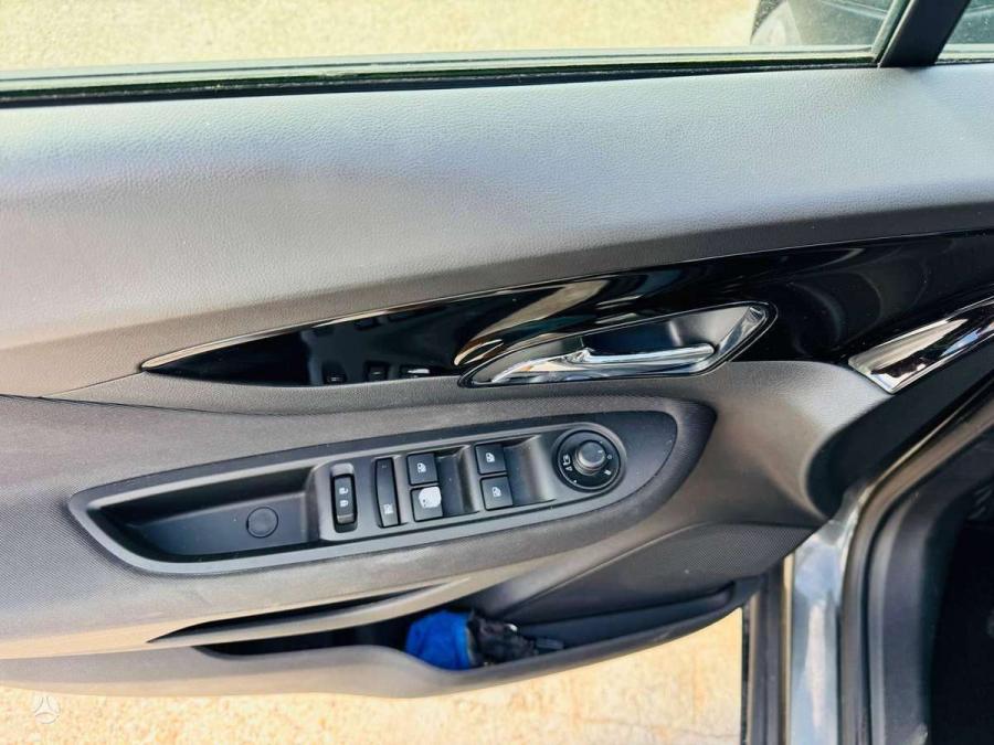 Grey Opel Mokka X 2016 in Kaunas, with an engine capacity of 1.36 L and mileage of 206 thousand km for 7100 €, photo 15 on AUTOMOTO.COM.LV