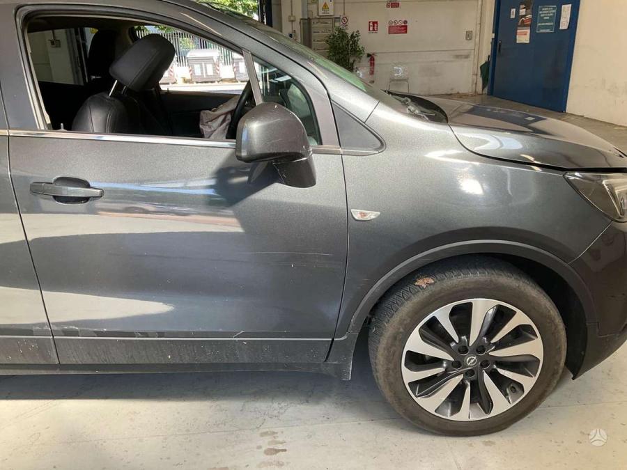 Pelēks Opel Mokka X 2017 Viļņa, ar dzinēja tilpumu 1.60 L un nobraukumu 117 tūkst. km par 4500 €, foto 9 vietnē AUTOMOTO.COM.LV
