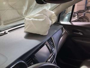 Pelēks Opel Mokka X 2017 Viļņa, ar dzinēja tilpumu 1.60 L un nobraukumu 117 tūkst. km par 4500 €, foto 15 vietnē AUTOMOTO.COM.LV