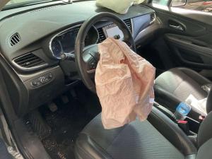 Pelēks Opel Mokka X 2017 Viļņa, ar dzinēja tilpumu 1.60 L un nobraukumu 117 tūkst. km par 4500 €, foto 17 vietnē AUTOMOTO.COM.LV