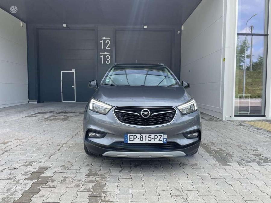 Grey Opel Mokka X 2017 in Vilnius, with an engine capacity of 1.60 L and mileage of 189 thousand km for 8450 €, photo 3 on AUTOMOTO.COM.LV