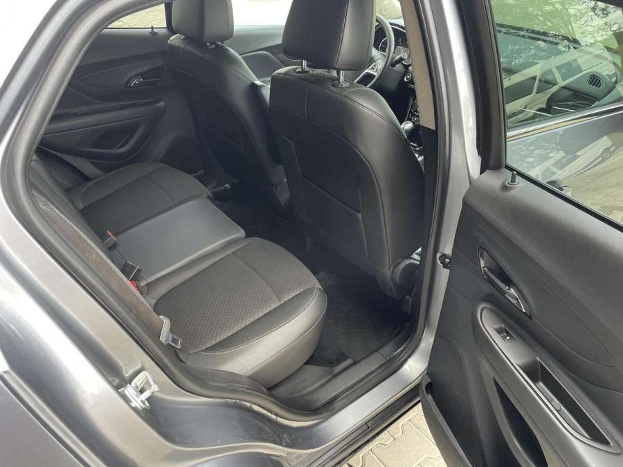 Grey Opel Mokka X 2017 in Vilnius, with an engine capacity of 1.60 L and mileage of 189 thousand km for 8450 €, photo 12 on AUTOMOTO.COM.LV