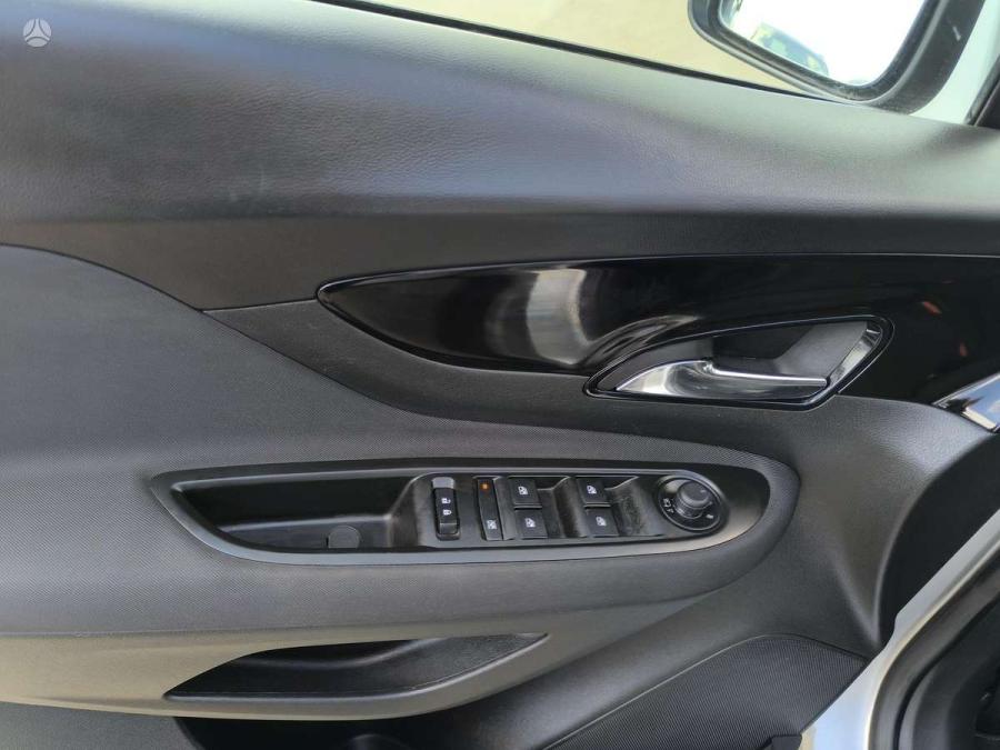 Grey Opel Mokka X 2017 in Joniskis, with an engine capacity of 1.40 L and mileage of 42 thousand km for 12300 €, photo 16 on AUTOMOTO.COM.LV