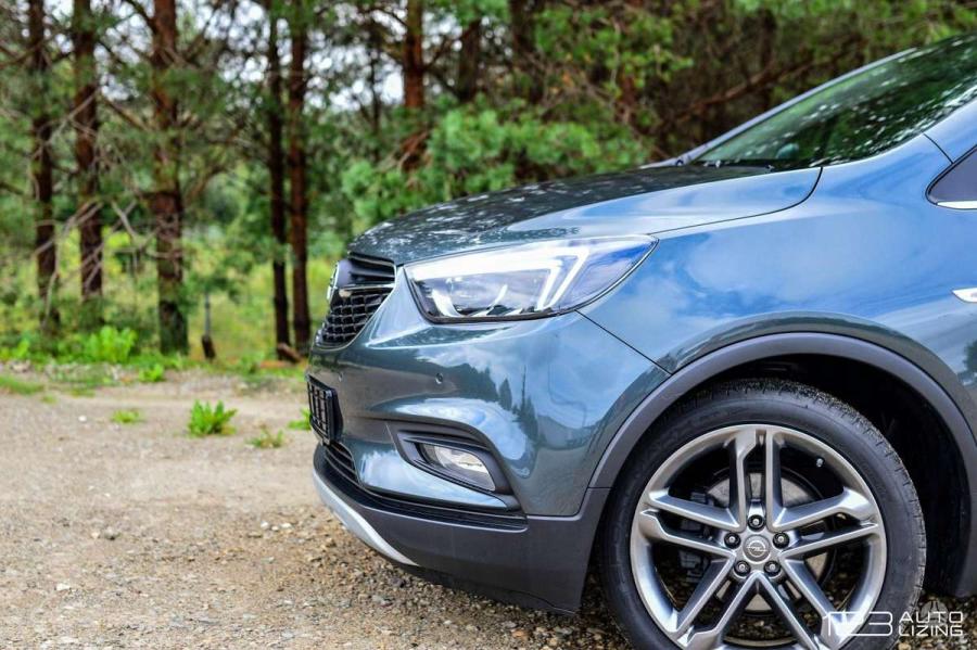 Grey Opel Mokka X 2017 in Kretinga, with an engine capacity of 1.60 L and mileage of 171 thousand km for 10550 €, photo 3 on AUTOMOTO.COM.LV