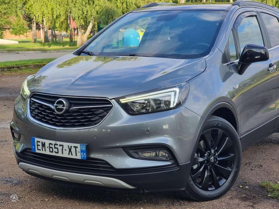 Grey Opel Mokka X 2017 in Taurage, with an engine capacity of 1.60 L and mileage of 119 thousand km for 8700 €, photo 1 on AUTOMOTO.COM.LV